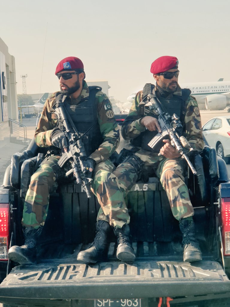 Tabraiz Shamsi (SA Cricketer) shares video of tight security in Pakistan