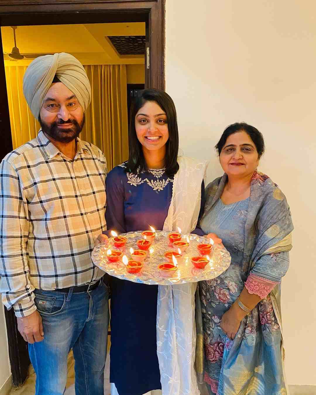 Harleen Deol Biography, Records, Height, Age, Boyfriend, Family